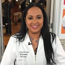 Dr. Noreen Khan-Mayberry – World Social Media Awards